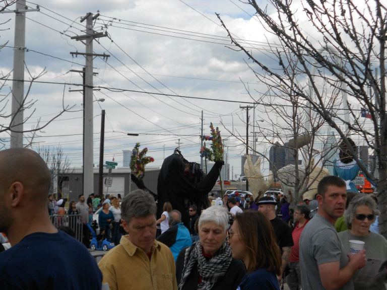 The Parade of Giants – The Rolling Giant Archive