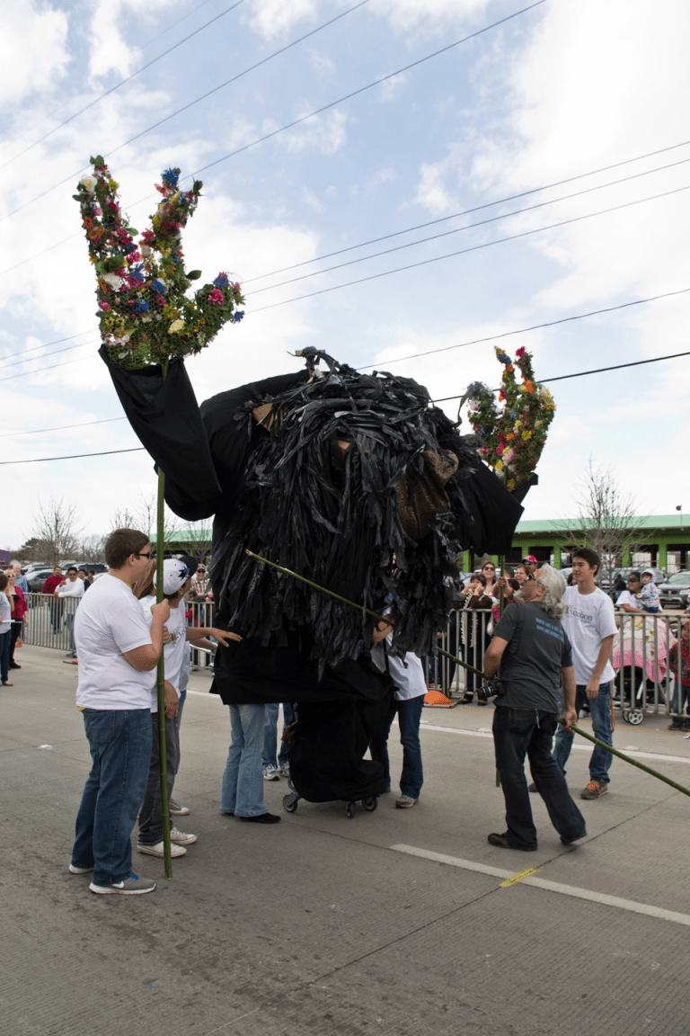 The Parade of Giants – The Rolling Giant Archive