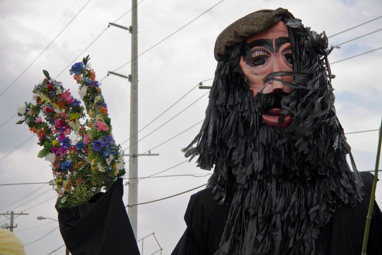 The Parade of Giants – The Rolling Giant Archive